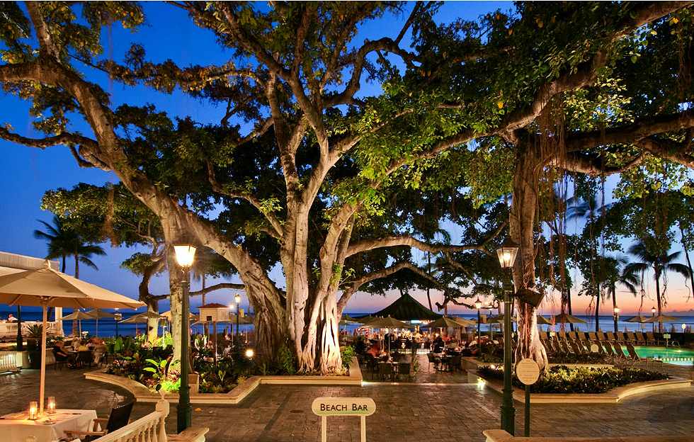 Moana Surfrider, Oahu - Reviews, Pictures, Map